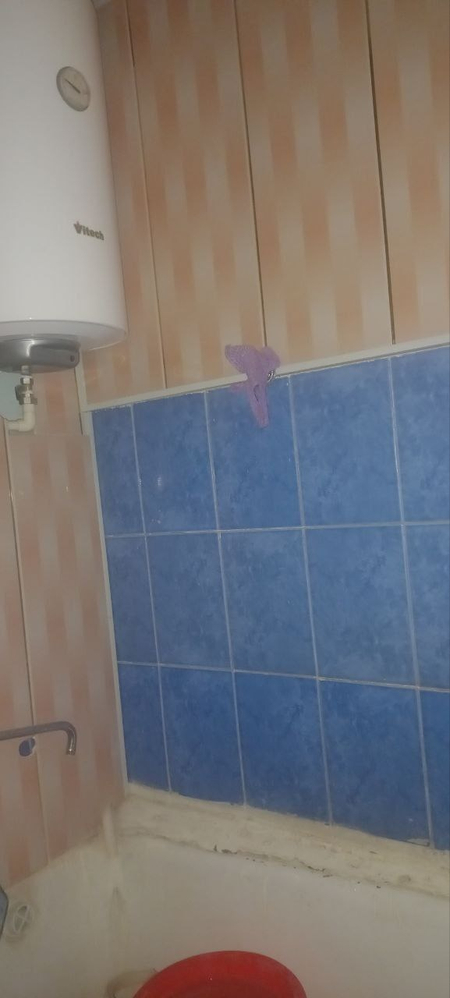 Қарши шаҳр 6 м/рдан 3 хонали 4 этажда жойлашган уй сотилади