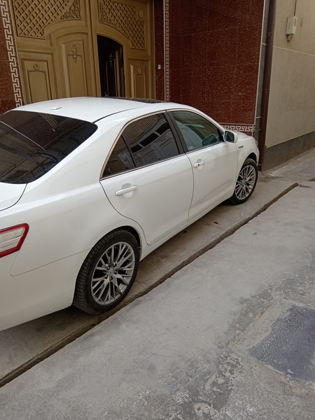 Toyota Camry Hybrid American