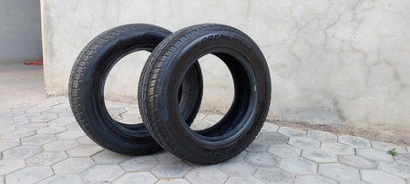 Kia carnival Balon  235/60/17R