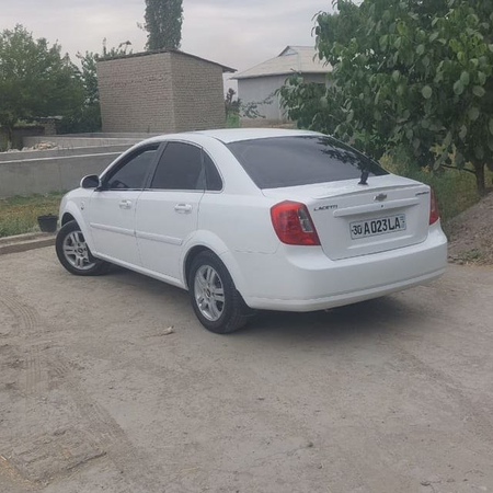 Lacetti sotiladi