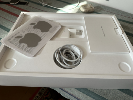 Macbook Air M2, Silver, 8/256, 99%