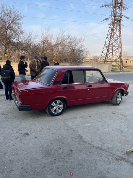 Vaz 2107 holati yaxshi tayyor moshina mator hadavoy ishi yoq