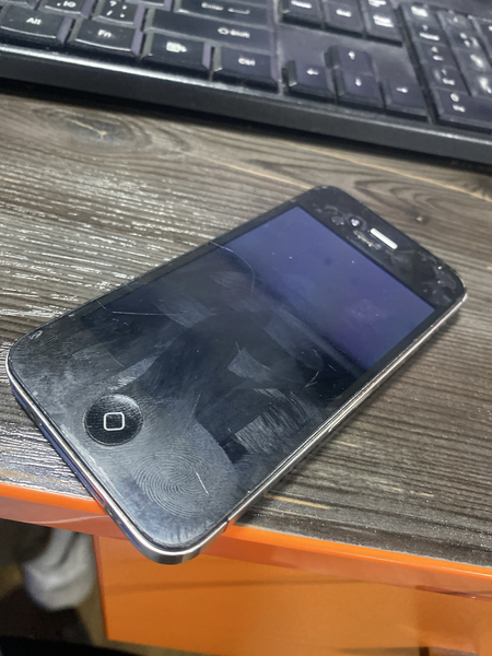 Iphone 4s holati oʻrtacha