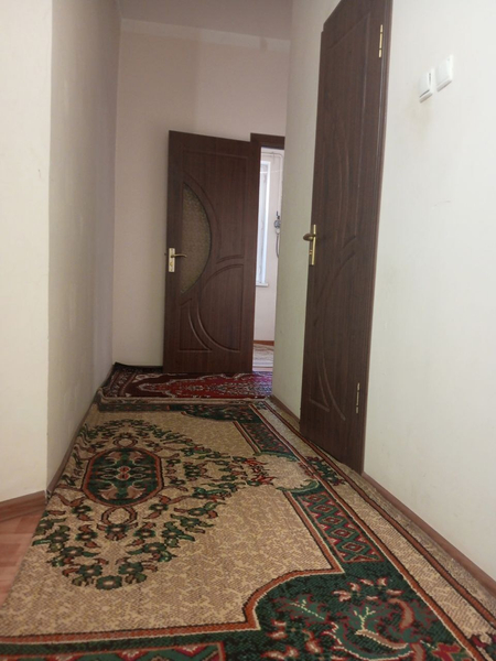 Arenda kvartira Sergeli moshina bozorni yonida