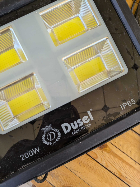 Прожектор 200 w Dusel