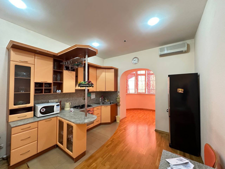 Продается кв в центре Чехова  Попугайчик 3/4/4 130м2