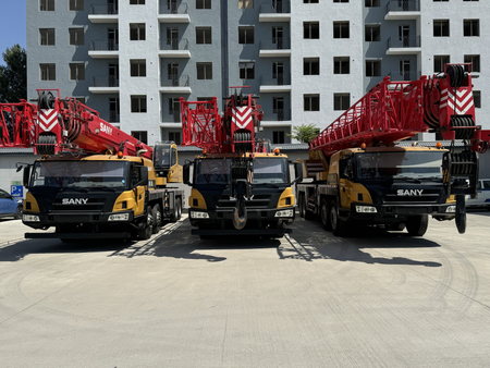 Автокран Янги SANY STC800S 80 тонналик