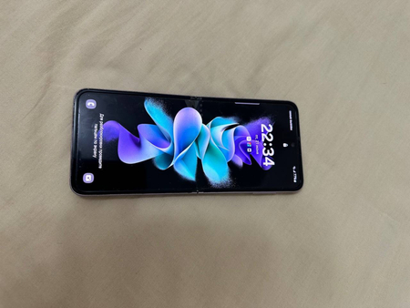 Samsung z flip 3 8/128 sotiladi