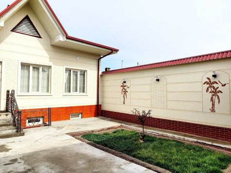 Продаётся коттедж в Яшнабадском районе ориентир (Джаркурганская).