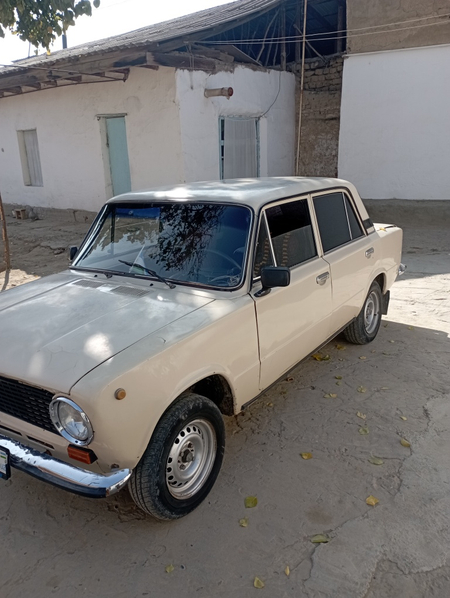 Vaz  2101 sotiladi