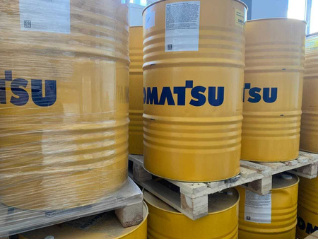 Японское гидравлическое масло Коматсу (Komatsu) для спецтехники