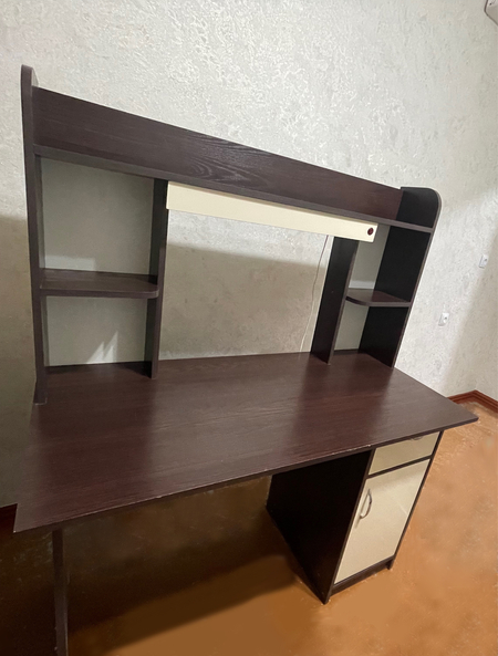 Продается письменный стол, компьютерный