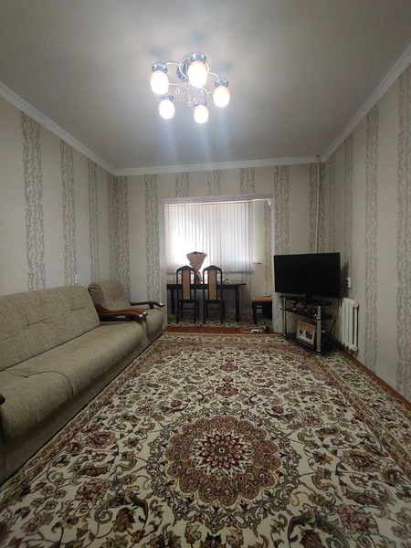 Срочно продам 2ком квартиру напротив ЭКО базара.Феруза