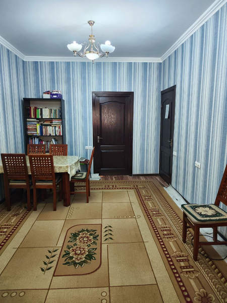 Чиланзар 13 2/3/4, балкон 1,5х3 состояние среднее чистая