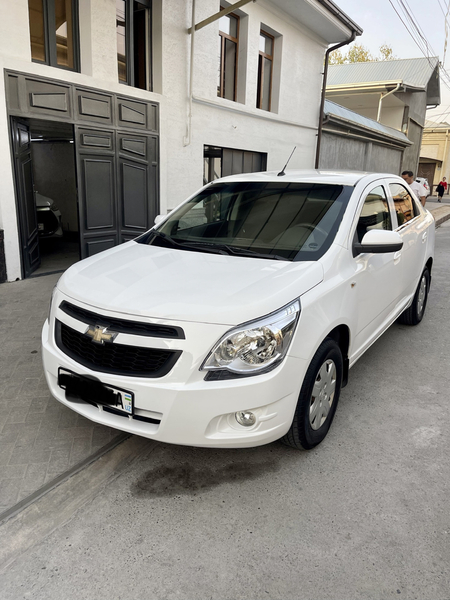 Kobilt 2013 yil oq rang 385000prabek metan gazi bor 1 pazisa 6800nahtg