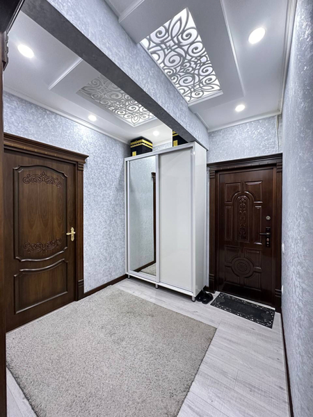 Продается квартира в центре Города Ц-26 5/1/4
