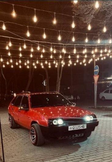 2109 Lada sotiladi barakalik moshina majburlikdan sotyapmiz benzin pra