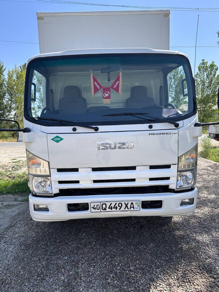 Isuzu avtobusdan yasalgan