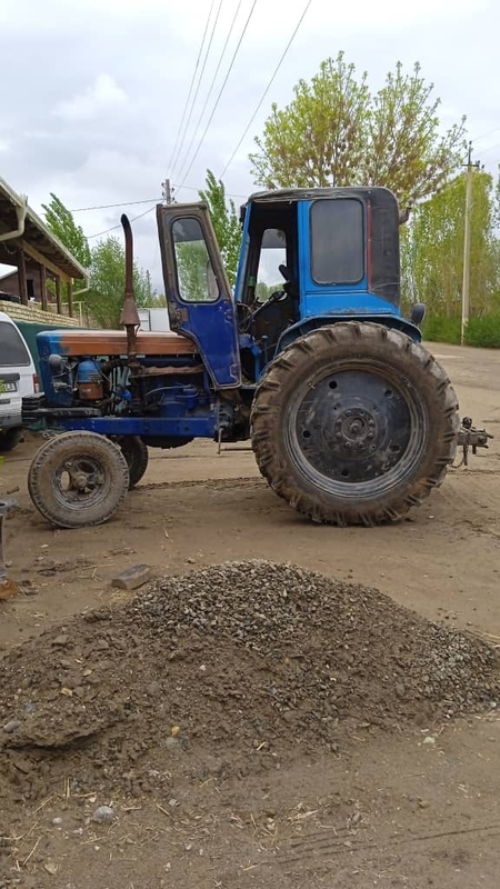 Т 28 сотилади руль гидра 4 та балон янги юрип турган ишончли трактор