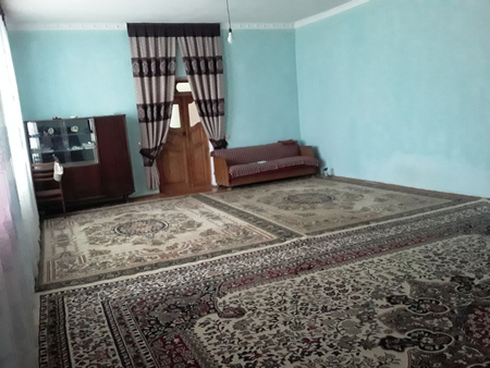Hamma qulayliklarga ega hovli sotiladi