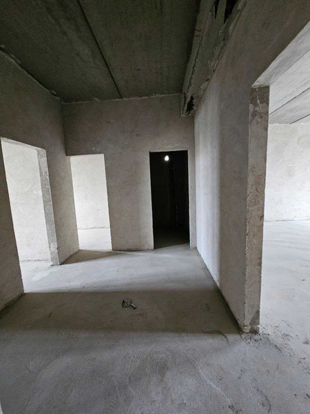 2 xonali 80m² 5-qavat uy sotiladi.