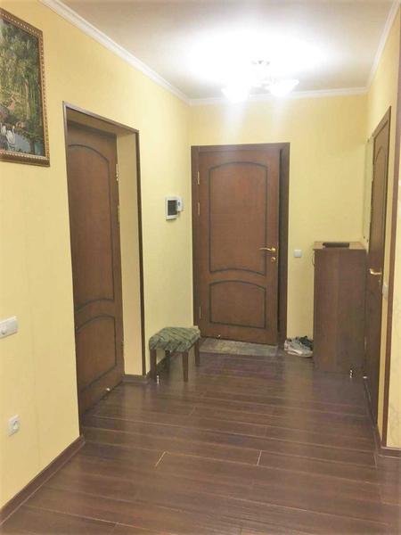 Center 3 room 1 floor Chimkent street metro kosmonauts near 110-school