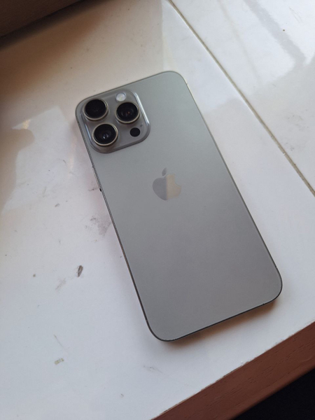 Iphone 15 pro max dubai