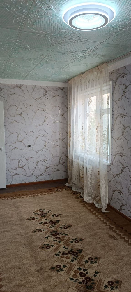 Горгаз ,Кафе-Бахор олдида 2хонали 3каватда сотилади
