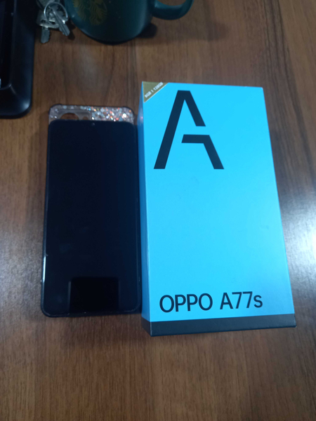 Oppo A77s smartfoni