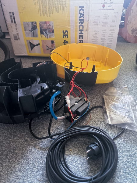 Моющий пылесос Karcher se 4002