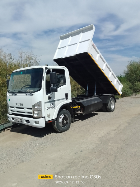 Isuzu samosval sotiladi 22000$ kelishamiz