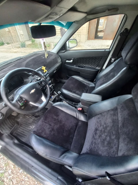 Lada Priora axvoli zur