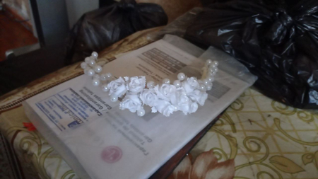 Продаются обруча и свадебные платья