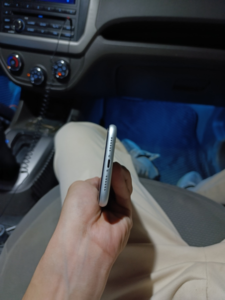 iPhone XR Sotiladi