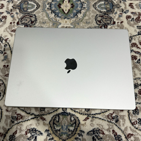 macbook pro m2 2023