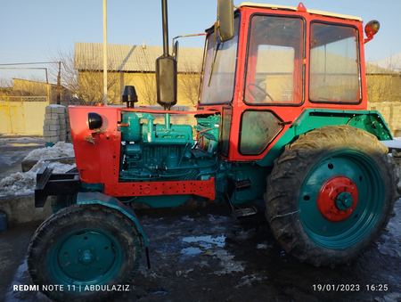 Traktor yumz sotiladi holati yahwi holda iwlab turgan tehnika rul gidr