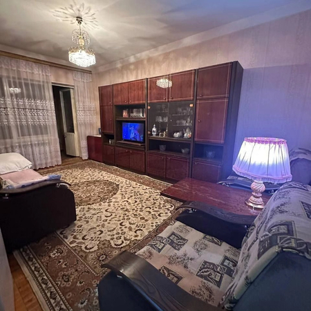 В Янгихаётском районе продаётся 2-х комнатная квартира
