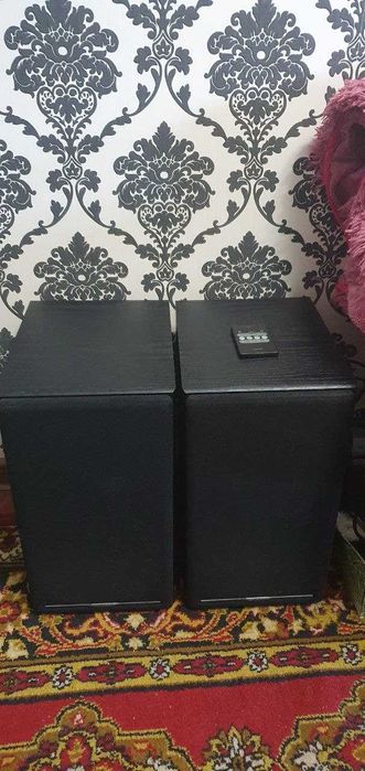 Продам срочно колонки Ediefer
