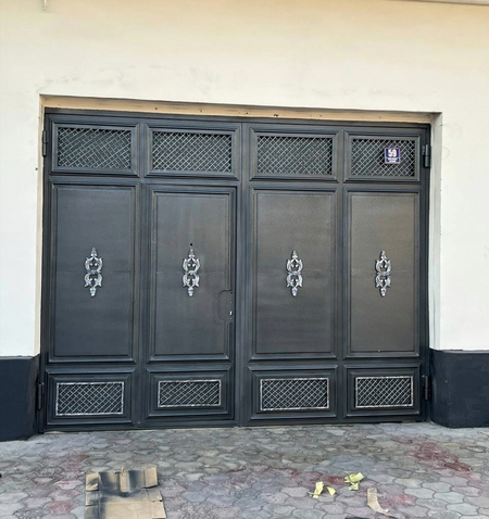 Darvaza boyash va restavratsiya ishlari