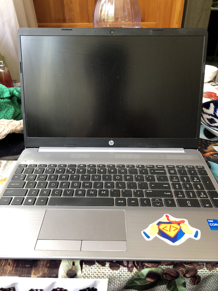 HP 250 RAM/ОЗУ: 8, SSD:512, Intel Core I 5/11, Зарядка: 2-3 соат