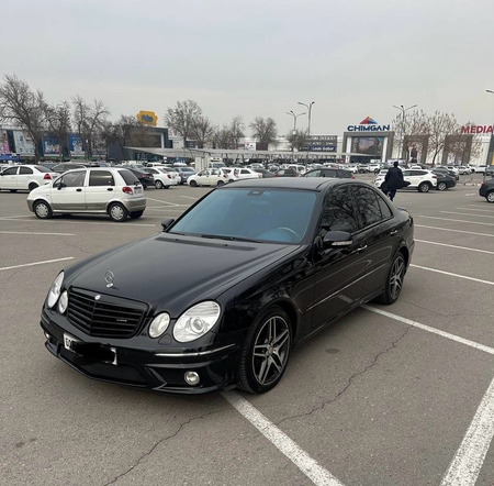 Mercedes Benz W211