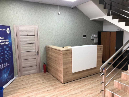 Продается офисное здание с двором
