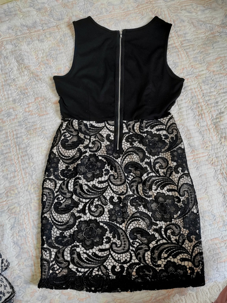 Платье с кружевом H&M