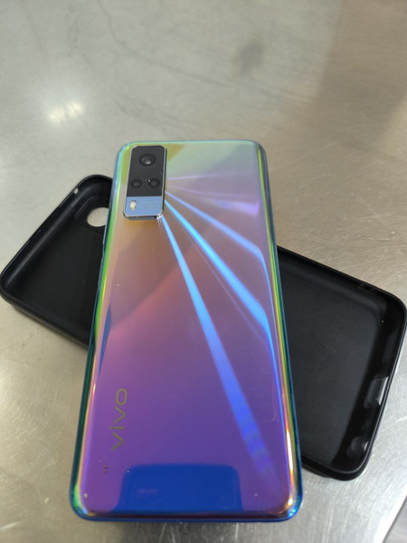 Срочно продам дёшево новый Vivo Y 53s 8/128.