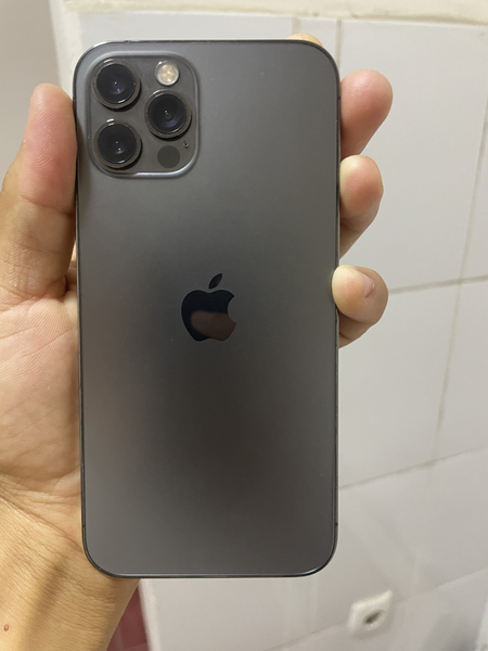 iPhone 12 pro sotiladi