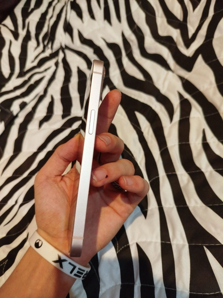 Iphone 13 в хорошем состоянии