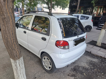 Moshina sotiladi