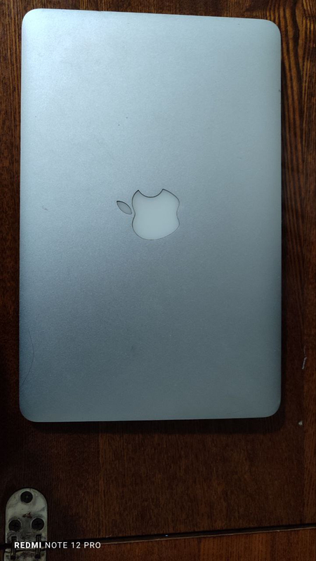 Macbook air sotiladi
