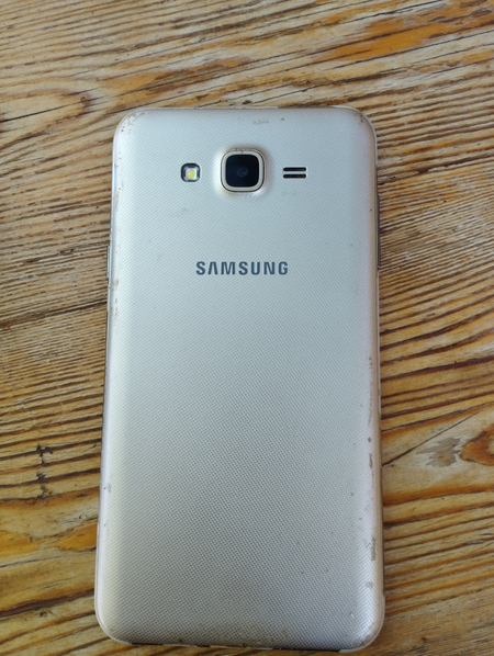 Samsung J7 Neo holati urtacha