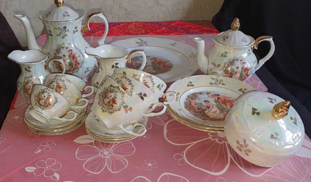 Продается Сервиз Мадонна на 6 персон 45 наименований